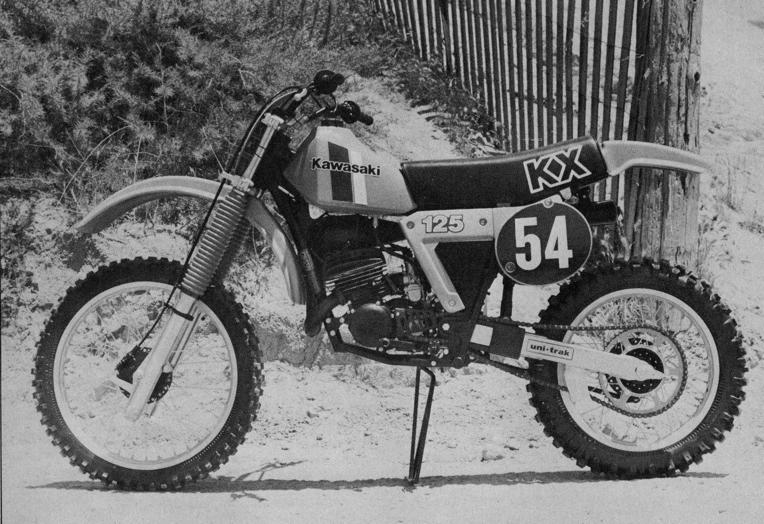 “Maxxis Tires” – Classic Steel #171: 1980 Kawasaki KX125 – PulpMX