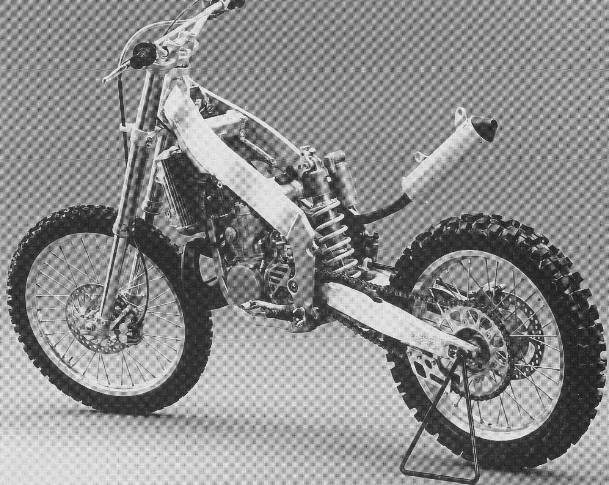 “Maxxis Tires” – Classic Steel 180 “1998 Honda CR250” – PulpMX
