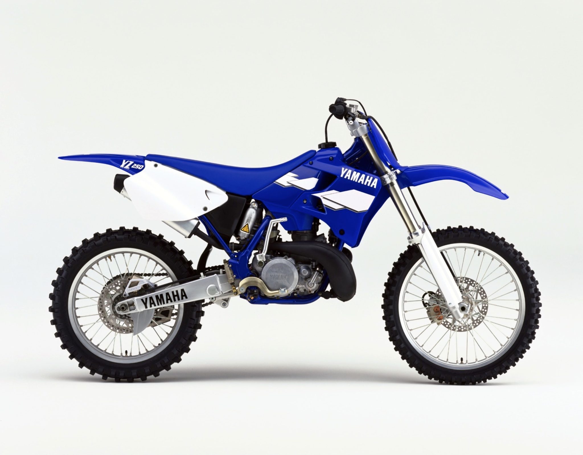 “Maxxis Tires” – Classic Steel #197 “1999 Yamaha YZ250” – PulpMX